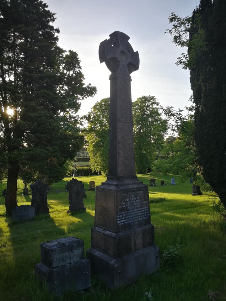 HUGH MURPHY – A Monumental Celt – the shamrock